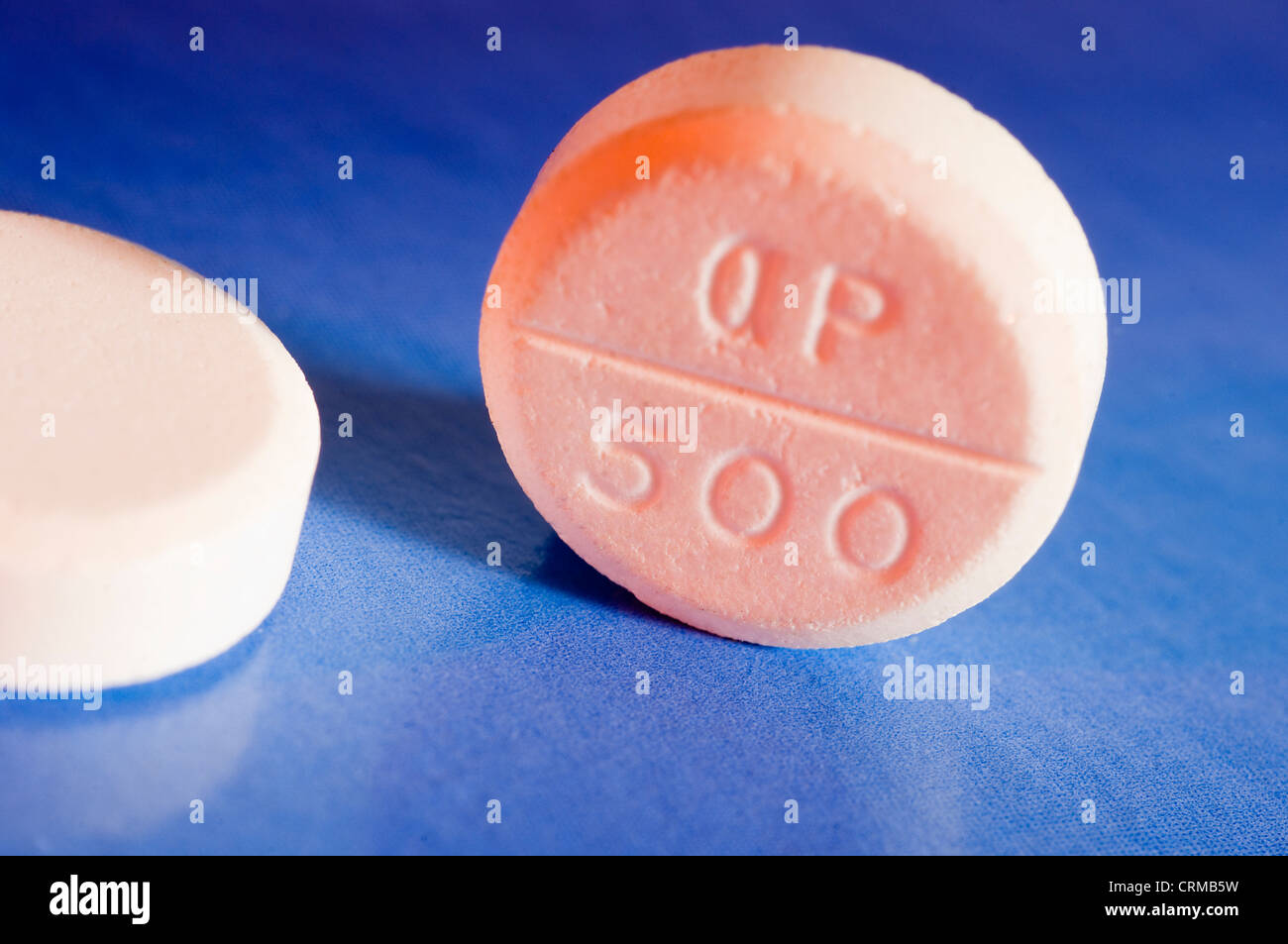 A close up of a 500mg pill Stock Photo - Alamy
