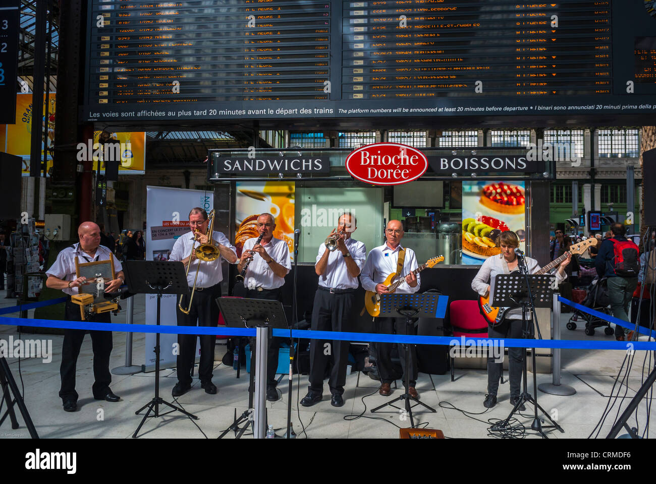 Jazz group performing hi-res stock photography and images - Alamy