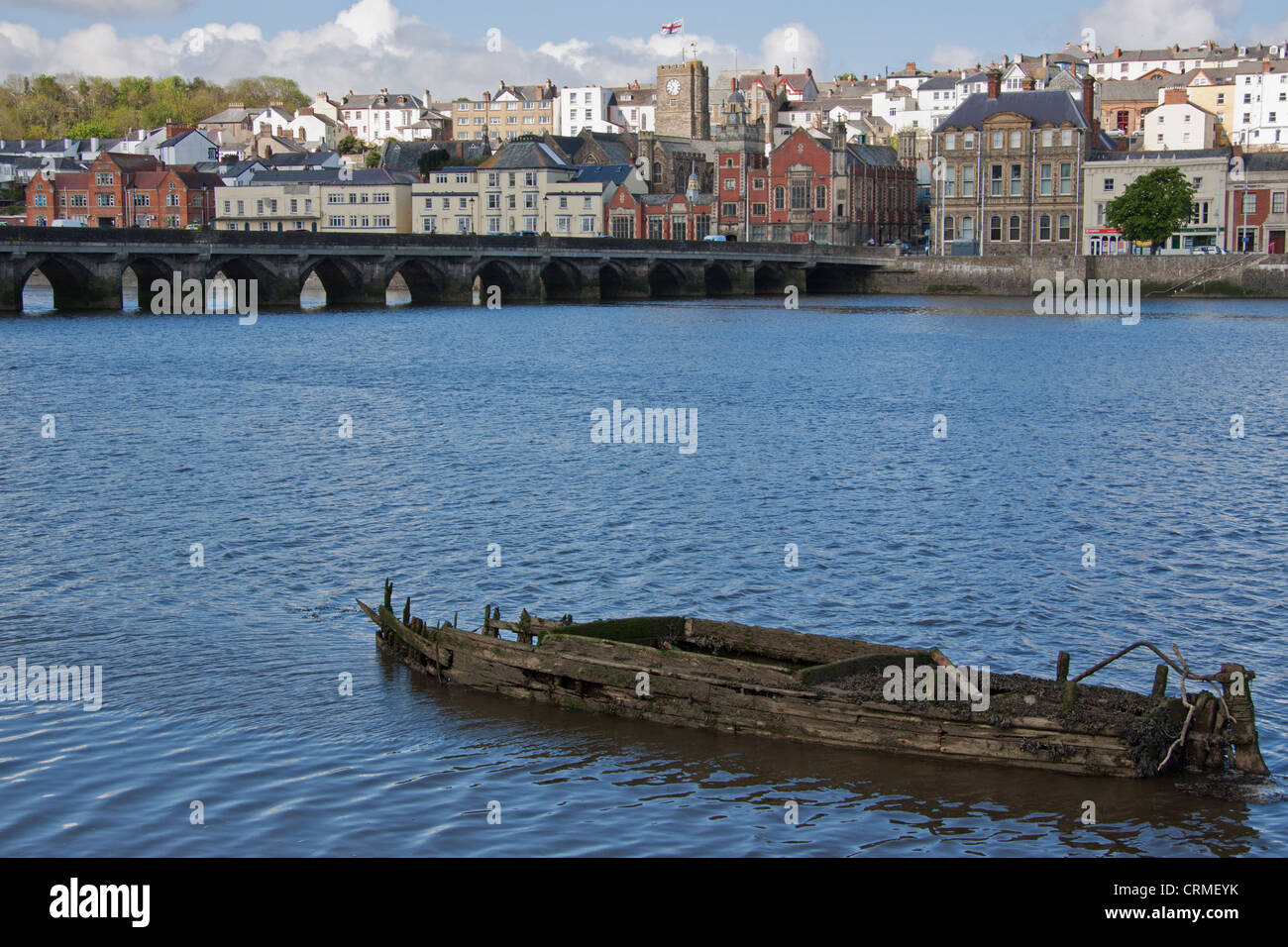 The river Torridge and the thirteenth century arched bridge at the ...