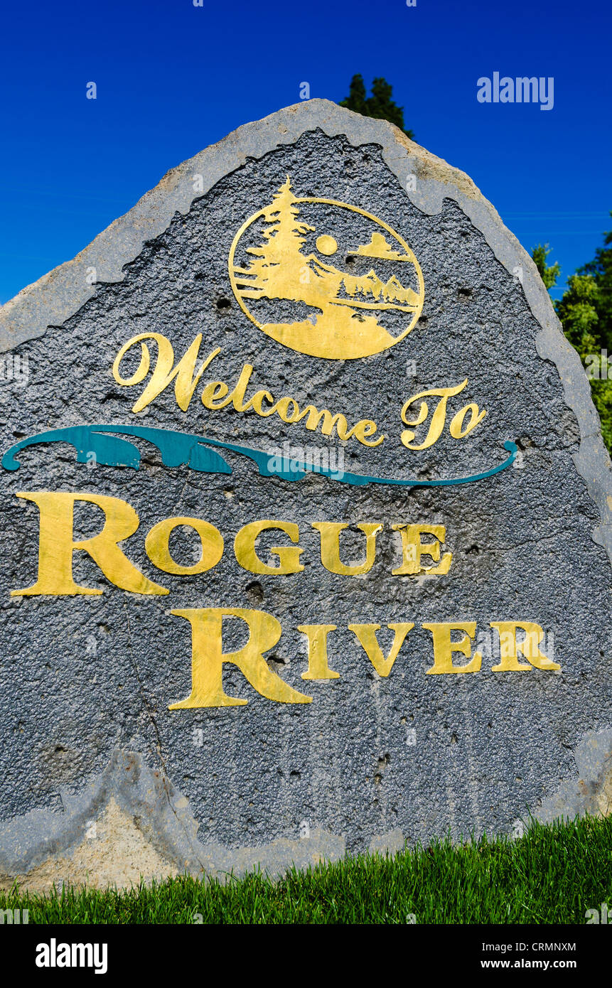 Welcome To Oregon Sign Stock Photos & Welcome To Oregon Sign Stock ...