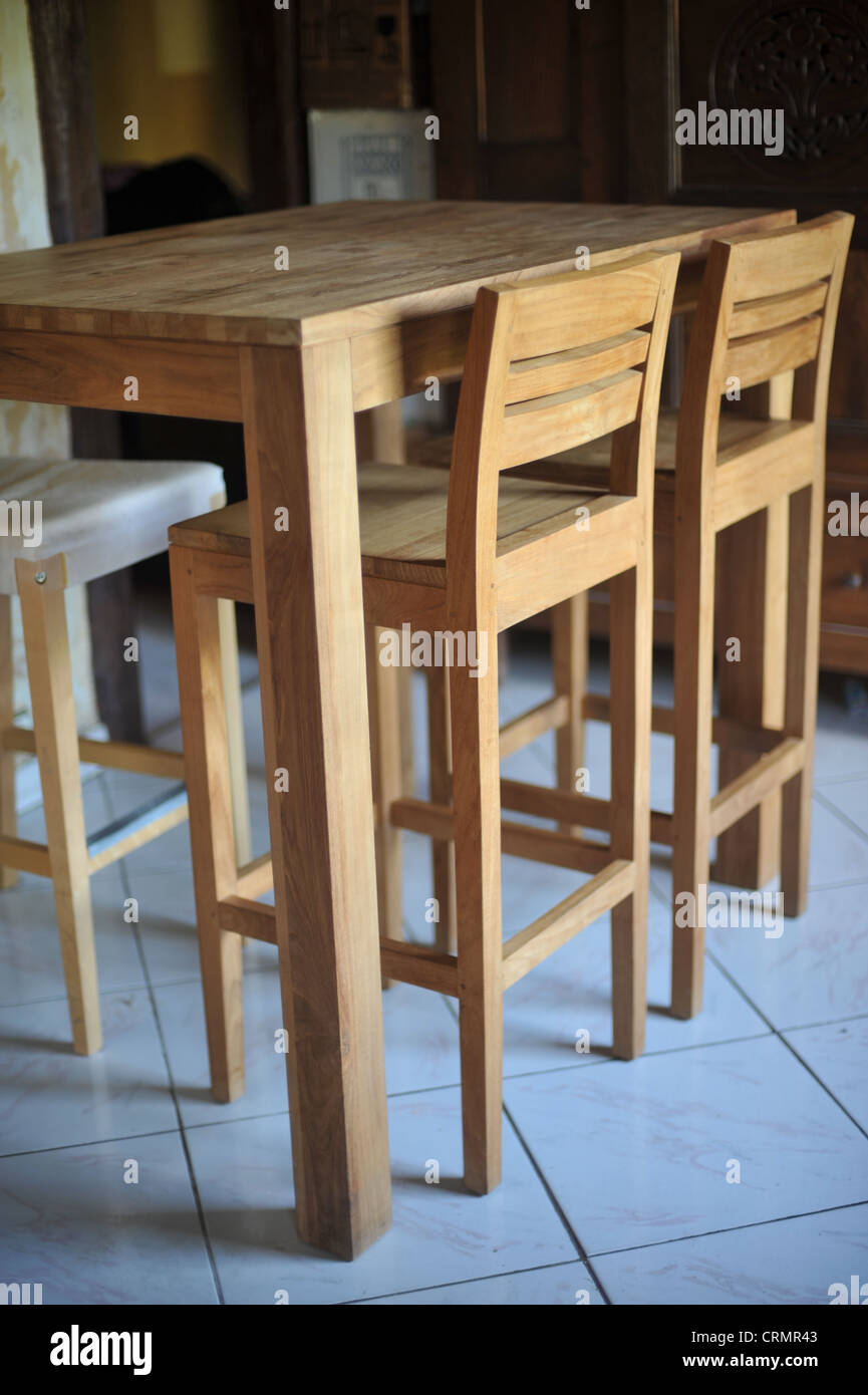 Tall table hi-res stock photography and images - Alamy