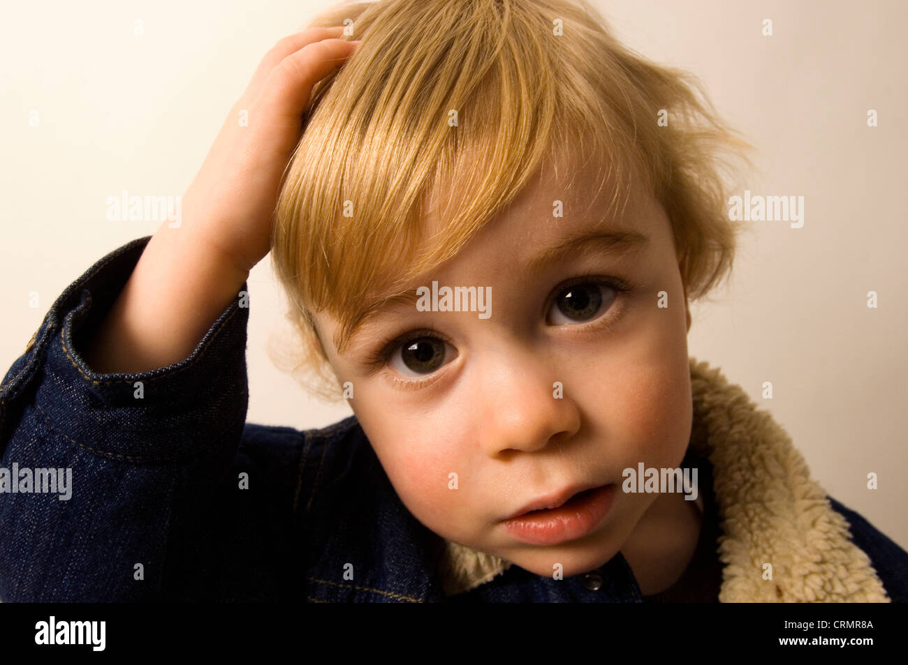 Head lice child hi-res stock photography and images - Alamy