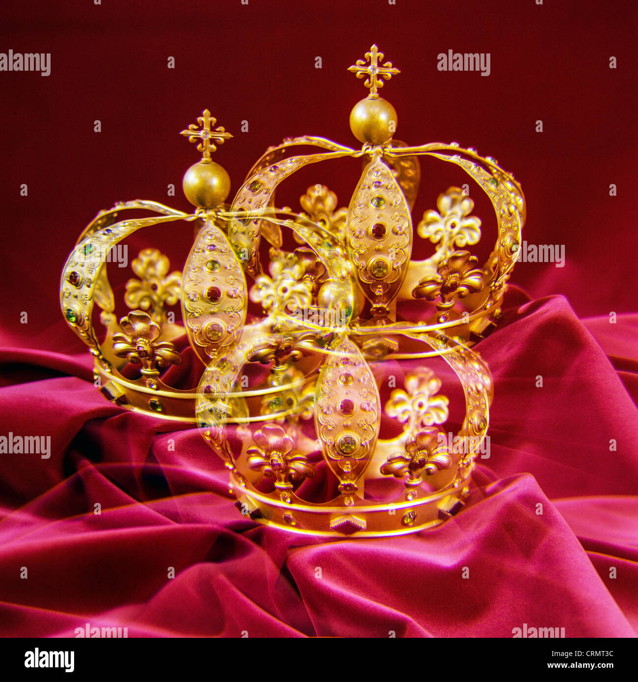 Gold regalia golden crown hi-res stock photography and images - Alamy