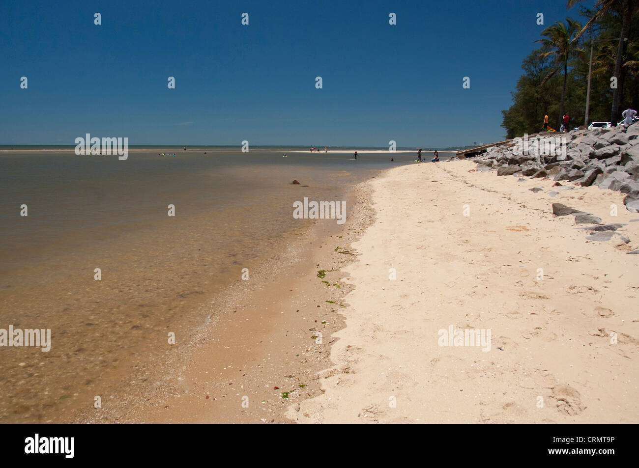 Africa, Mozambique, Maputo. Beach area along on Maputo Bay in the ...