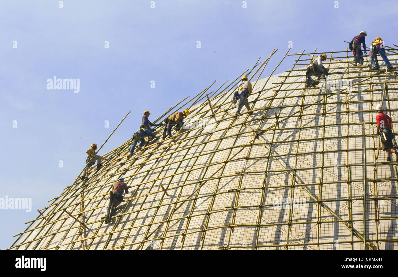 Scaffold rail hi-res stock photography and images - Alamy