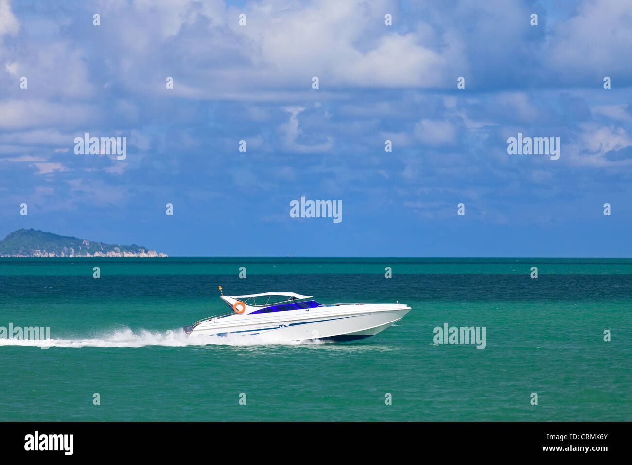 Motorboat ocean race hi-res stock photography and images - Alamy