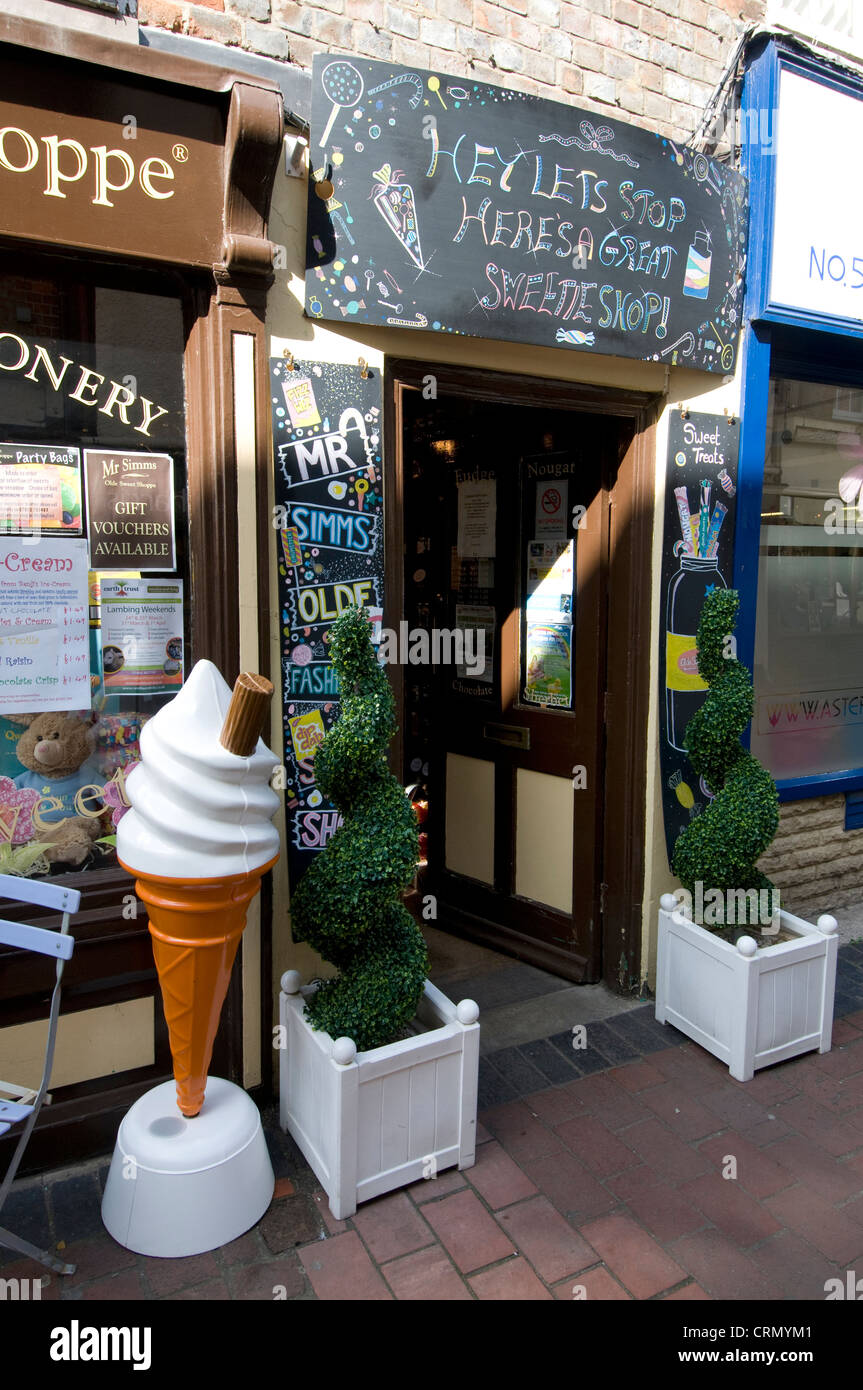 St marys sweet shop hi-res stock photography and images - Alamy