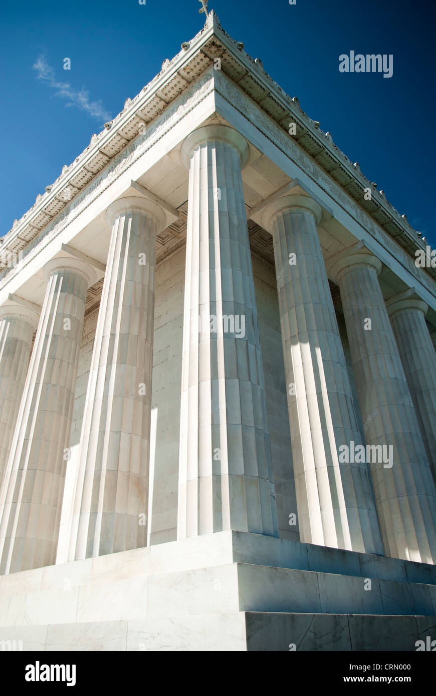 Roman columns rise up from base in back of Lincoln Memorial Stock Photo ...