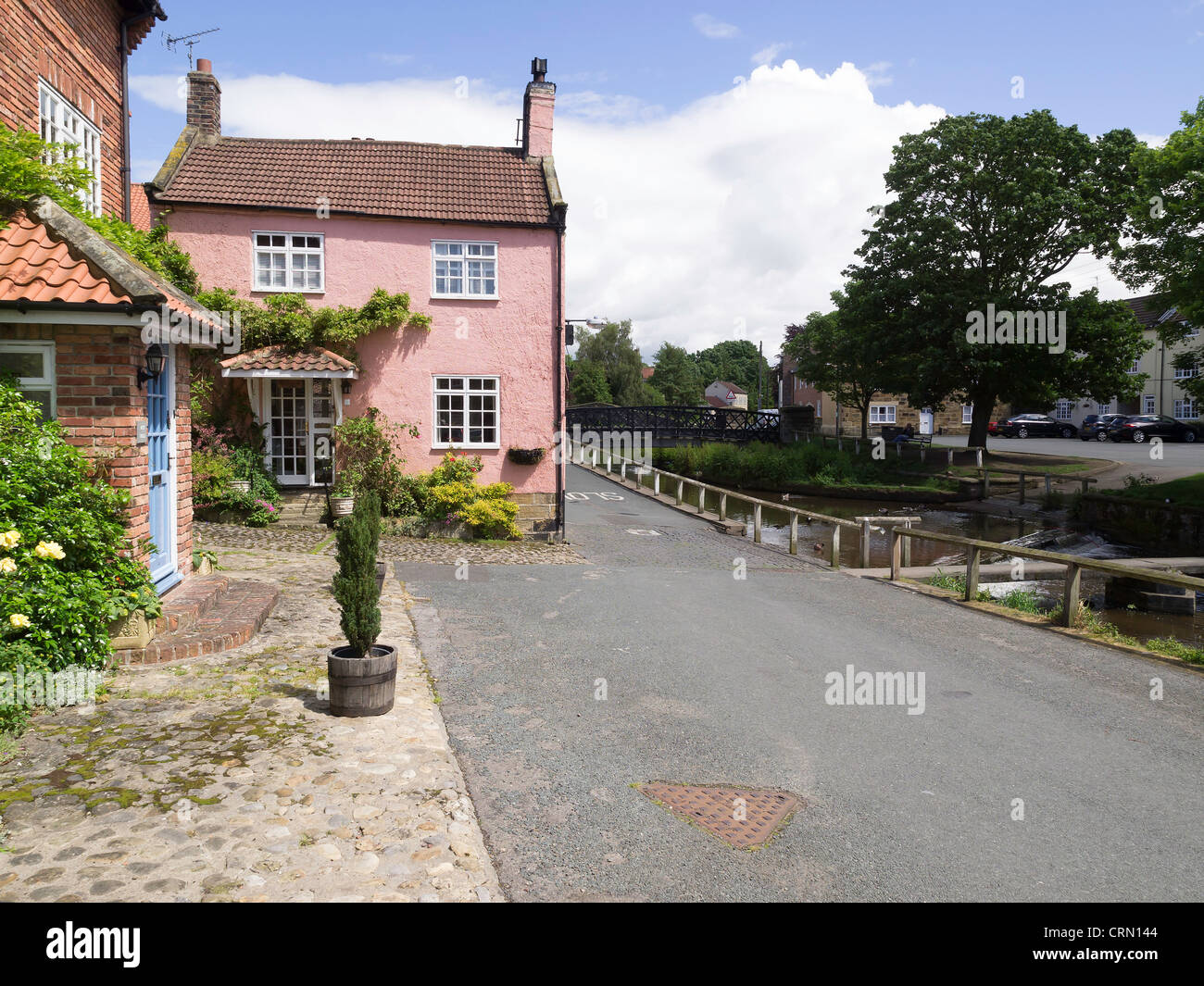 Leven town centre hi-res stock photography and images - Alamy