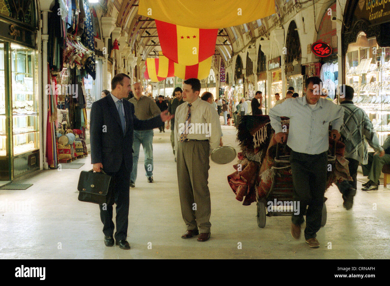 Shopping mall in the Grand Bazaar in Istanbul Stock Photo - Alamy