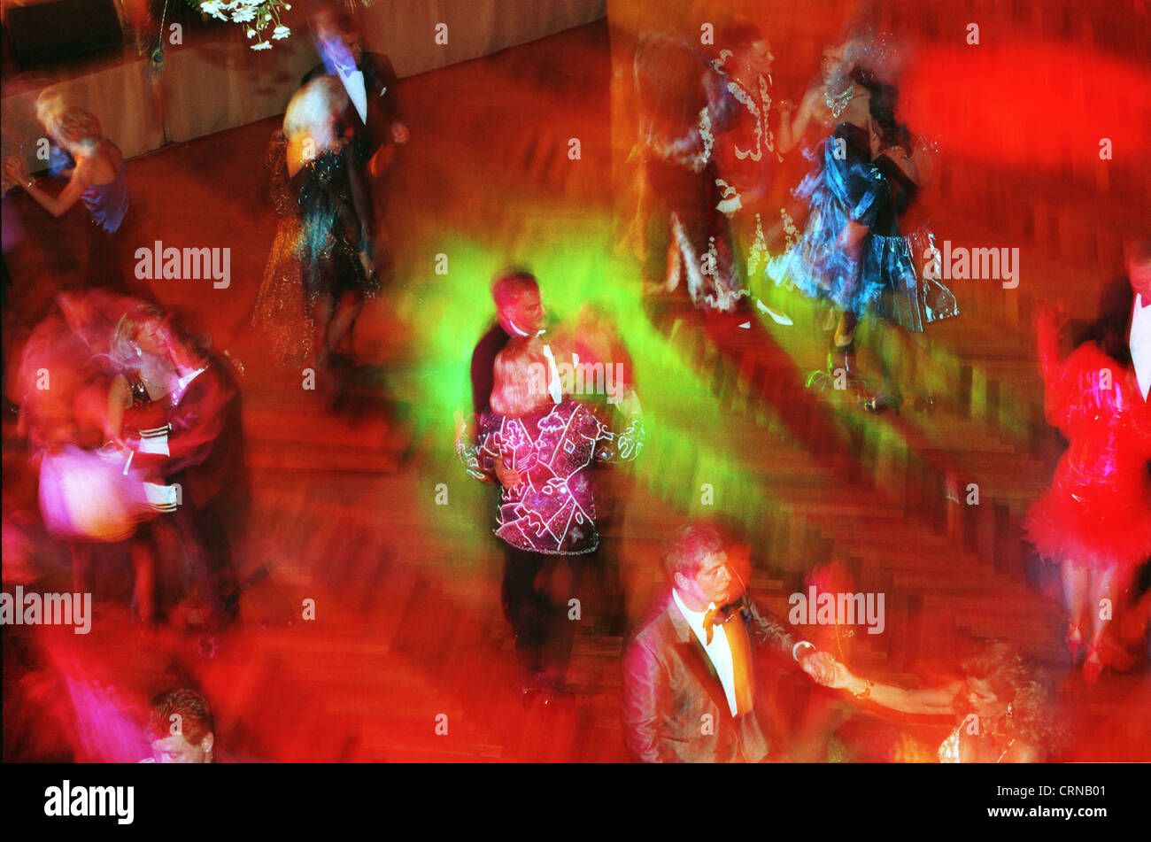 Couples dancing on ballroom floor hi-res stock photography and images ...