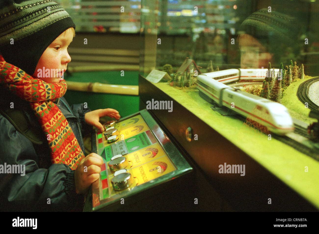 Model trains hi-res stock photography and images - Alamy