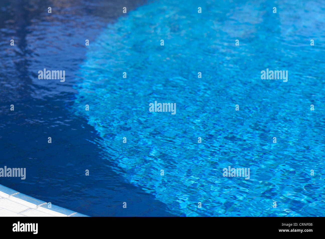 Curved swimming pool hi-res stock photography and images - Alamy