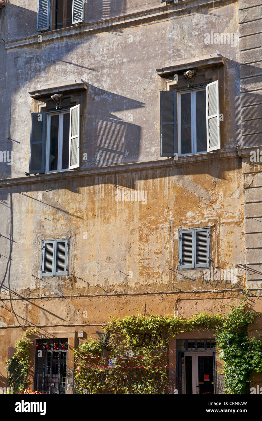 Traditional windows hi-res stock photography and images - Alamy