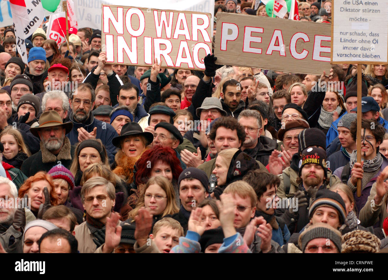 Peace demonstrations hi-res stock photography and images - Alamy