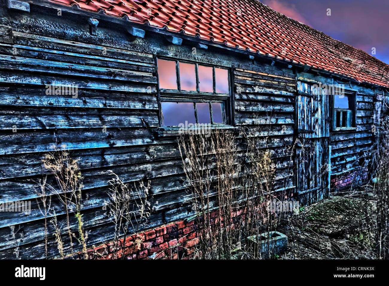 derelict barn in rural countryside uk Stock Photo - Alamy