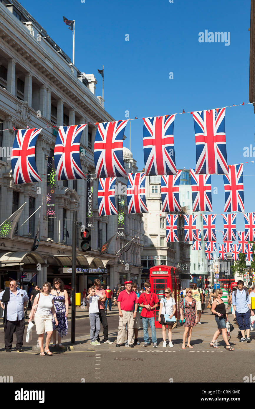 London street celebrations hi-res stock photography and images - Alamy