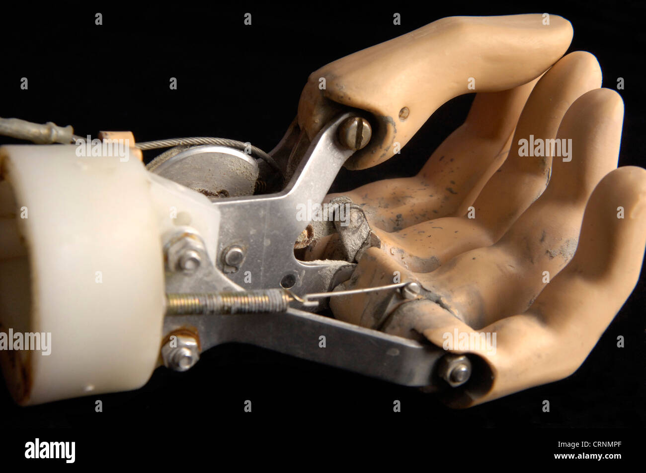 Cable operated prosthetic hand hi-res stock photography and images - Alamy