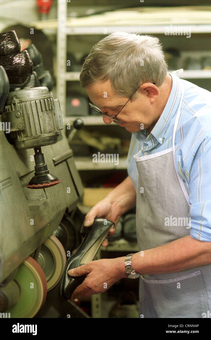 Shoemaker trade hi-res stock photography and images - Alamy