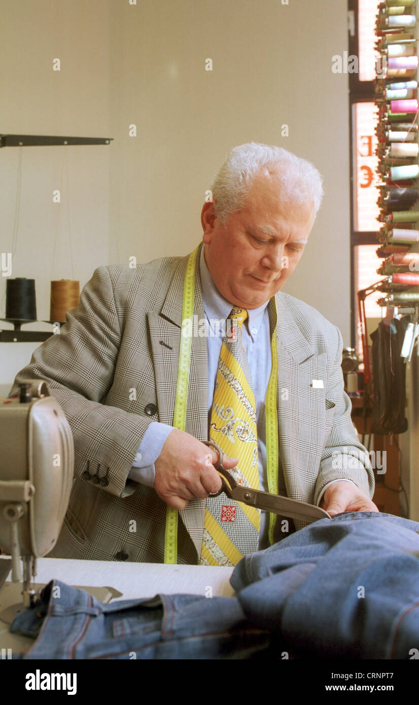 Tailor master hi-res stock photography and images - Alamy