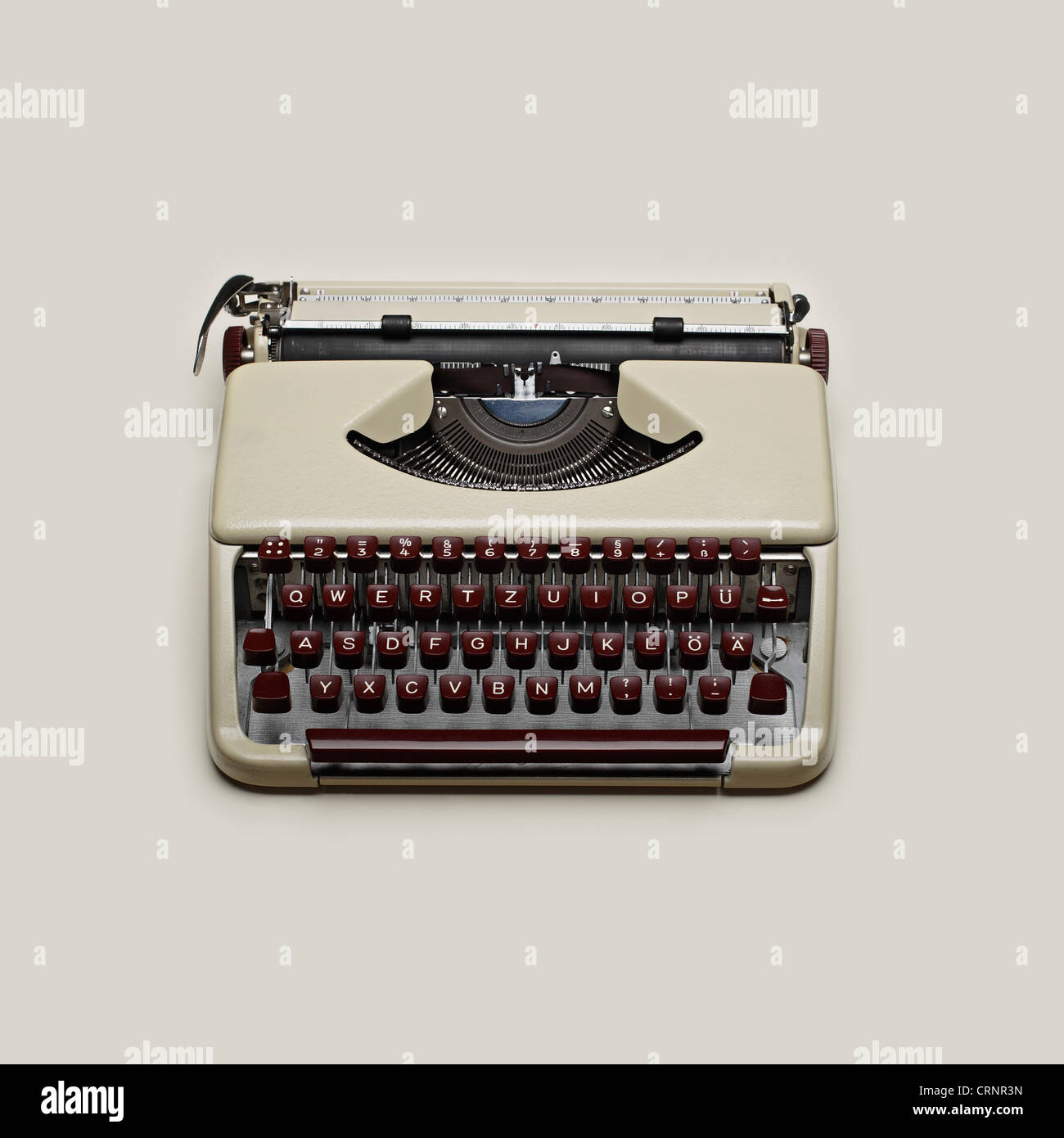 Typewriter cut out hi-res stock photography and images - Alamy