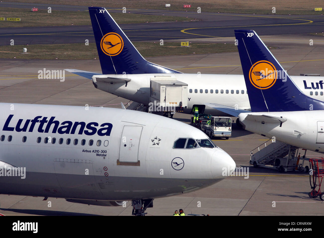 Lufthansa aircraft at Duesseldorf airport Stock Photo - Alamy