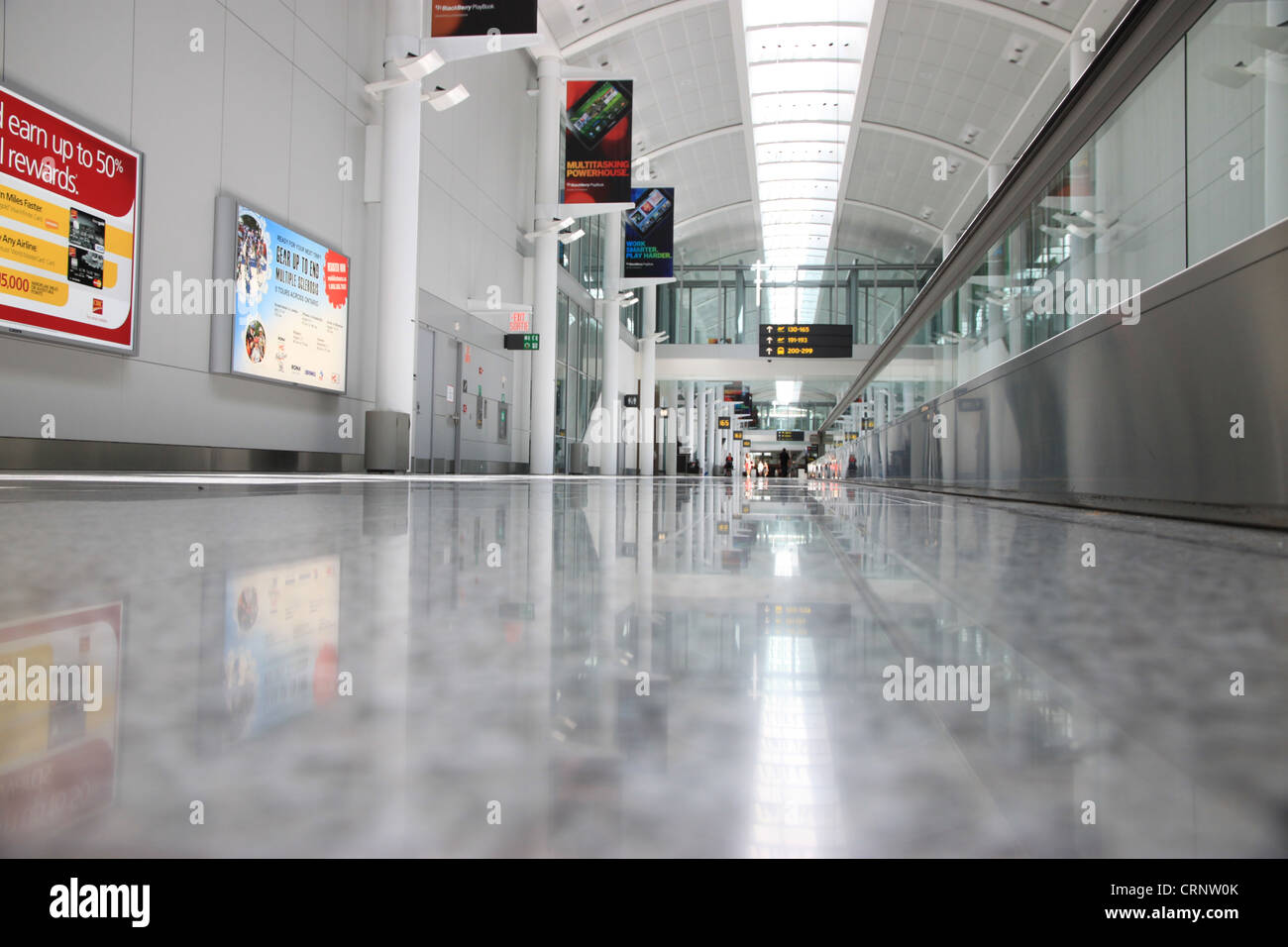 Airport toronto hi-res stock photography and images - Alamy