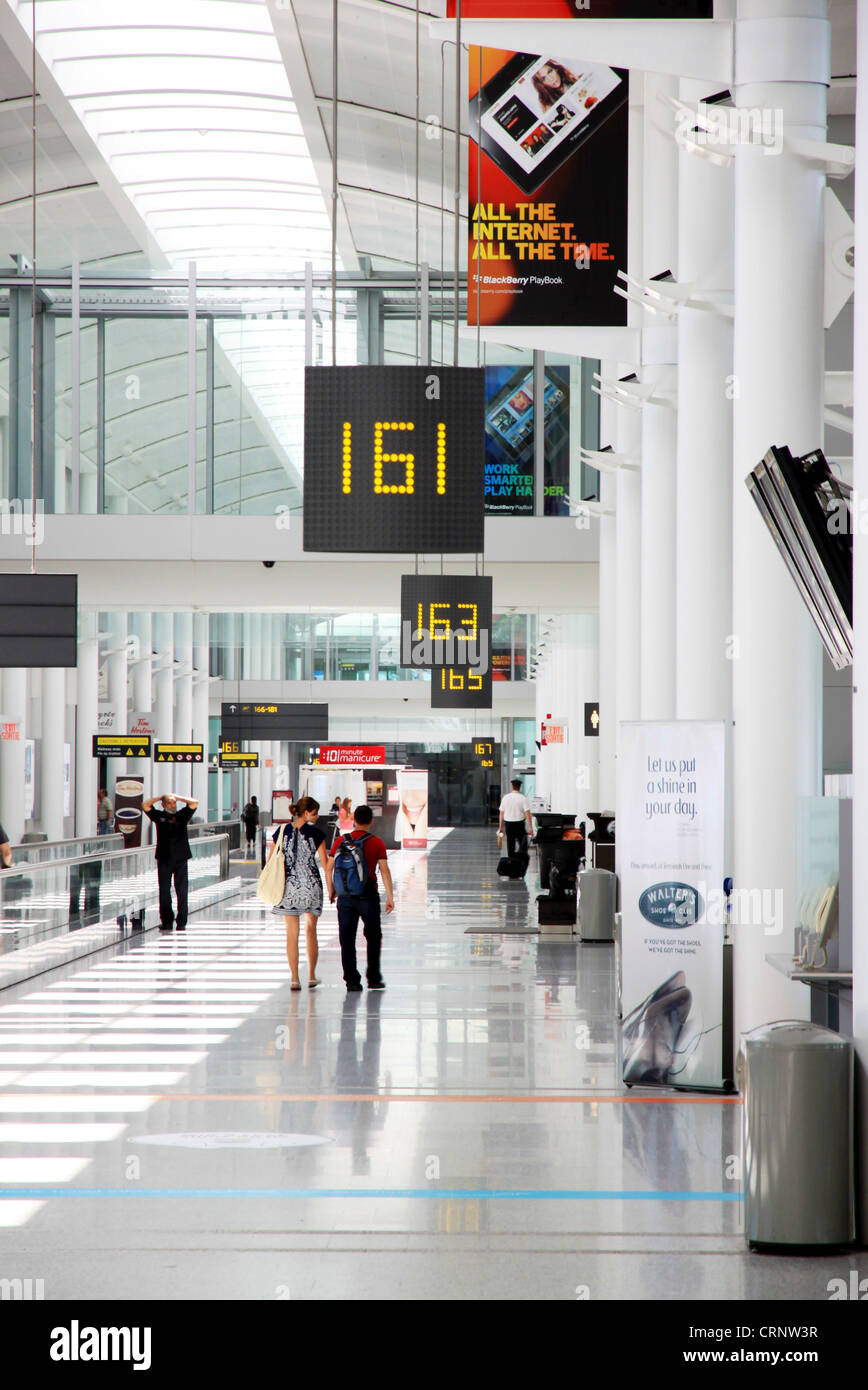 White terminal hi-res stock photography and images - Alamy