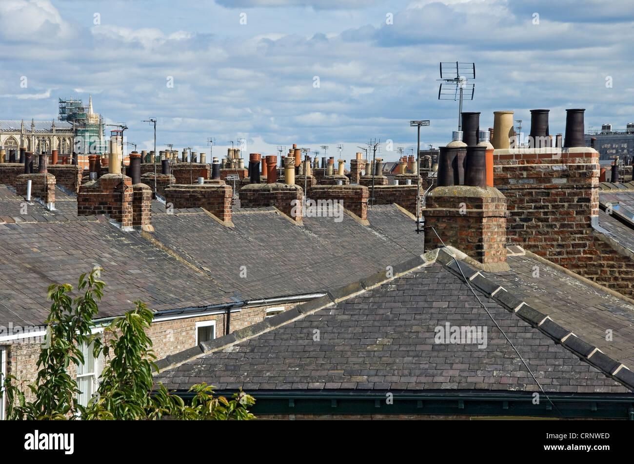 English roof with chimney and antenna hi-res stock photography and ...