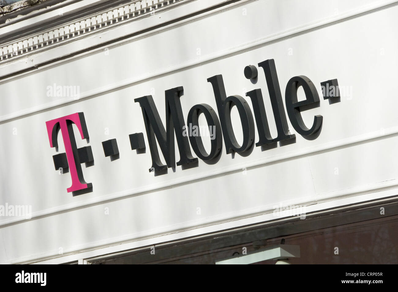 T mobile shop front hi-res stock photography and images - Alamy