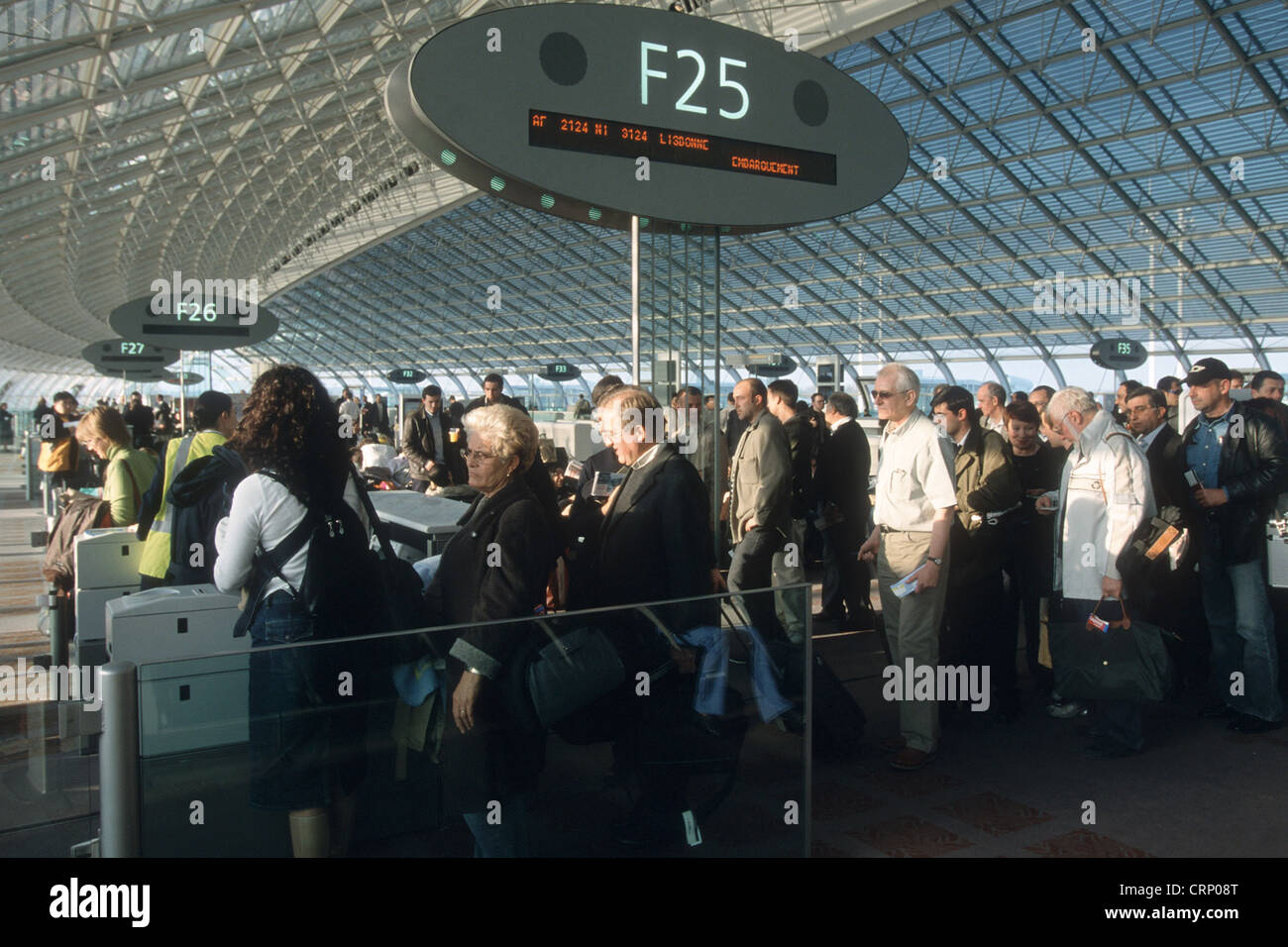 Airport security queue hi-res stock photography and images - Alamy