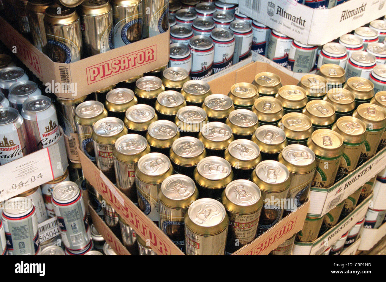Selection of beer cans in a supermarket Stock Photo - Alamy