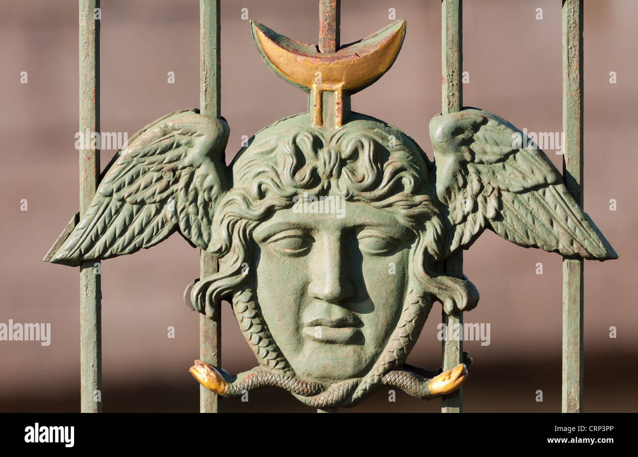 Gorgon mask hi-res stock photography and images - Alamy