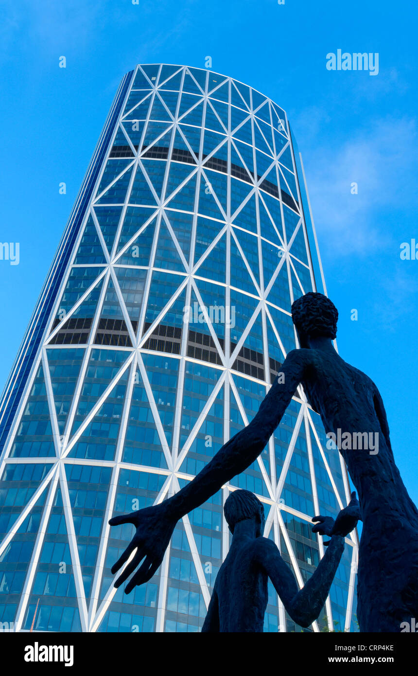 The new Bow Tower and Mario Armengol's sculpture, ´The Family of Man ...