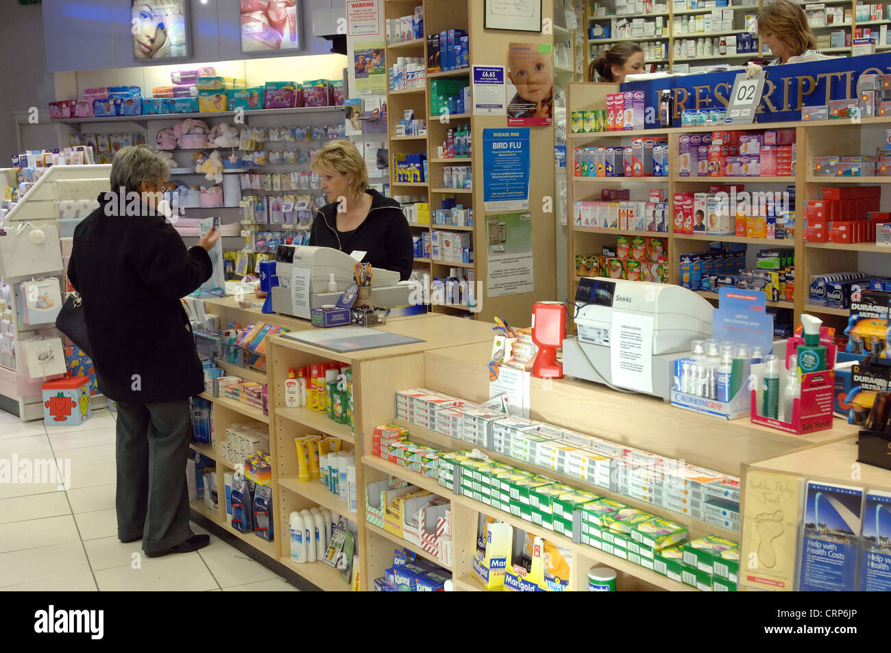 Dispensing chemist hi-res stock photography and images - Alamy