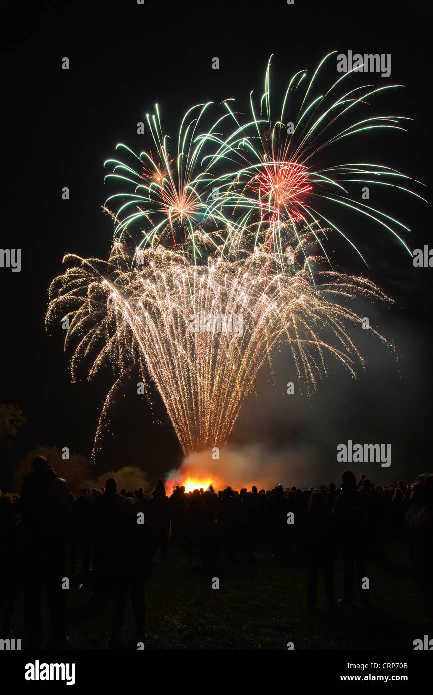 Bonfire night uk fireworks hi-res stock photography and images - Alamy
