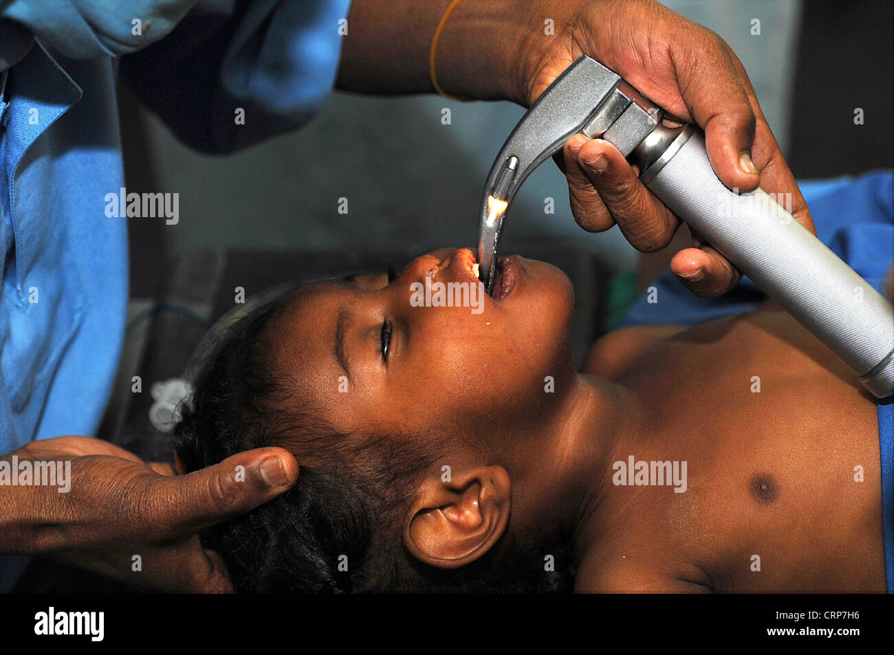 Anaesthetist operating theatre hi-res stock photography and images - Alamy