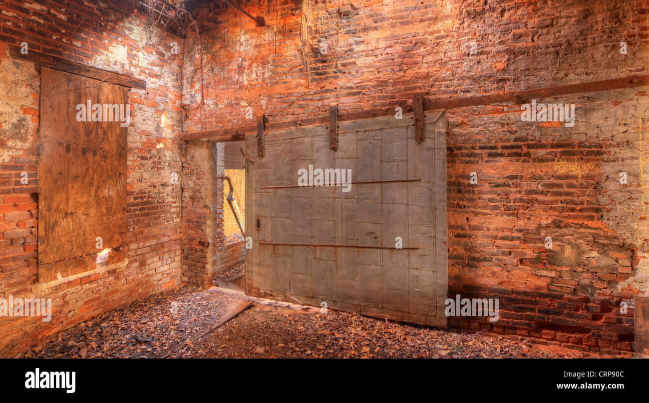 old dingy warehouse interior Stock Photo - Alamy