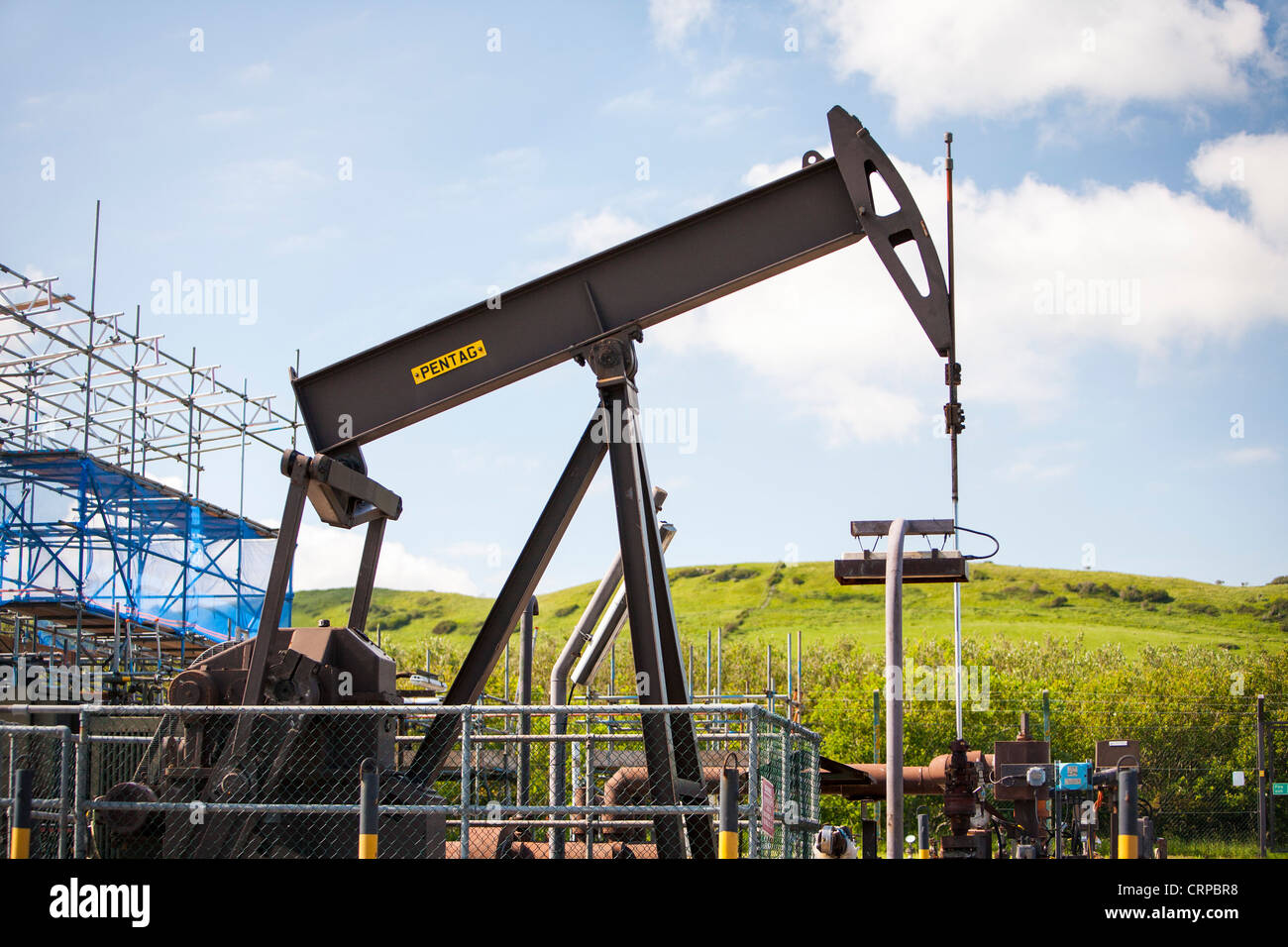 Nodding donkey pumping oil hi-res stock photography and images - Alamy