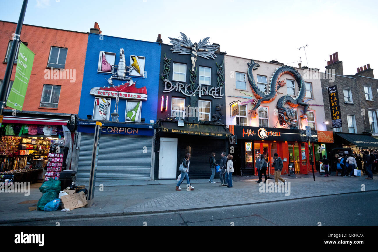 Row of shops high street uk hi-res stock photography and images - Alamy