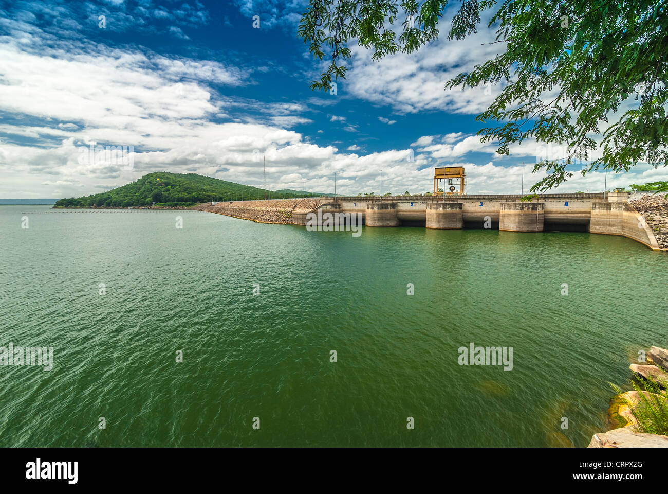 Dam electricity energy generator hi-res stock photography and images ...