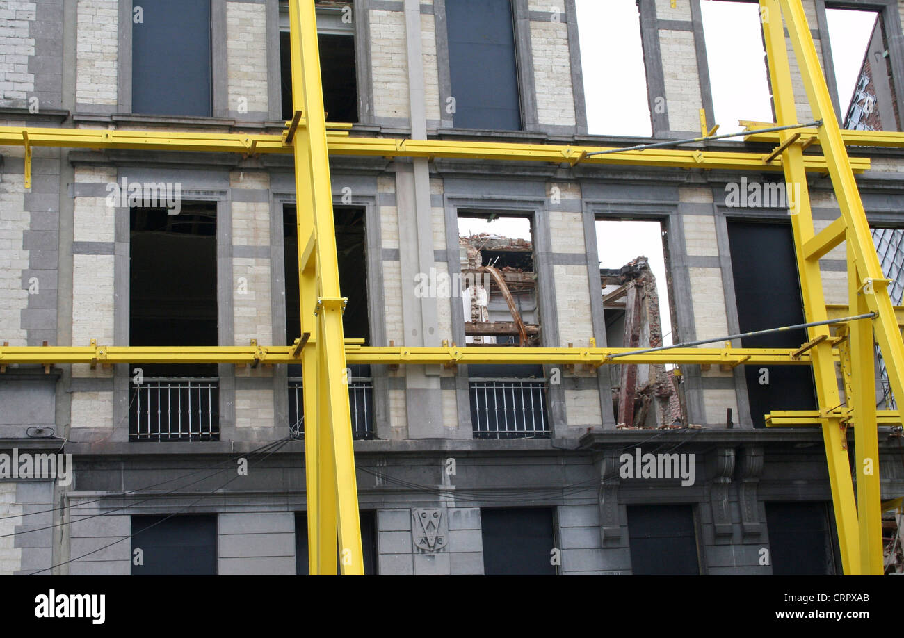 Renovation demolition hi-res stock photography and images - Alamy