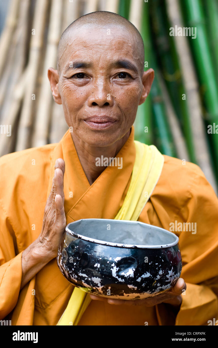 Monk vietnam hi-res stock photography and images - Alamy