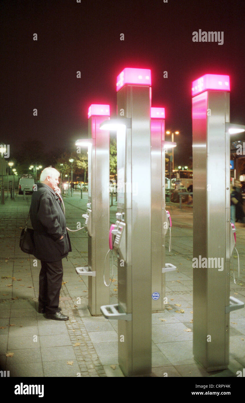 Telephone booth deutsche telekom hi-res stock photography and images ...