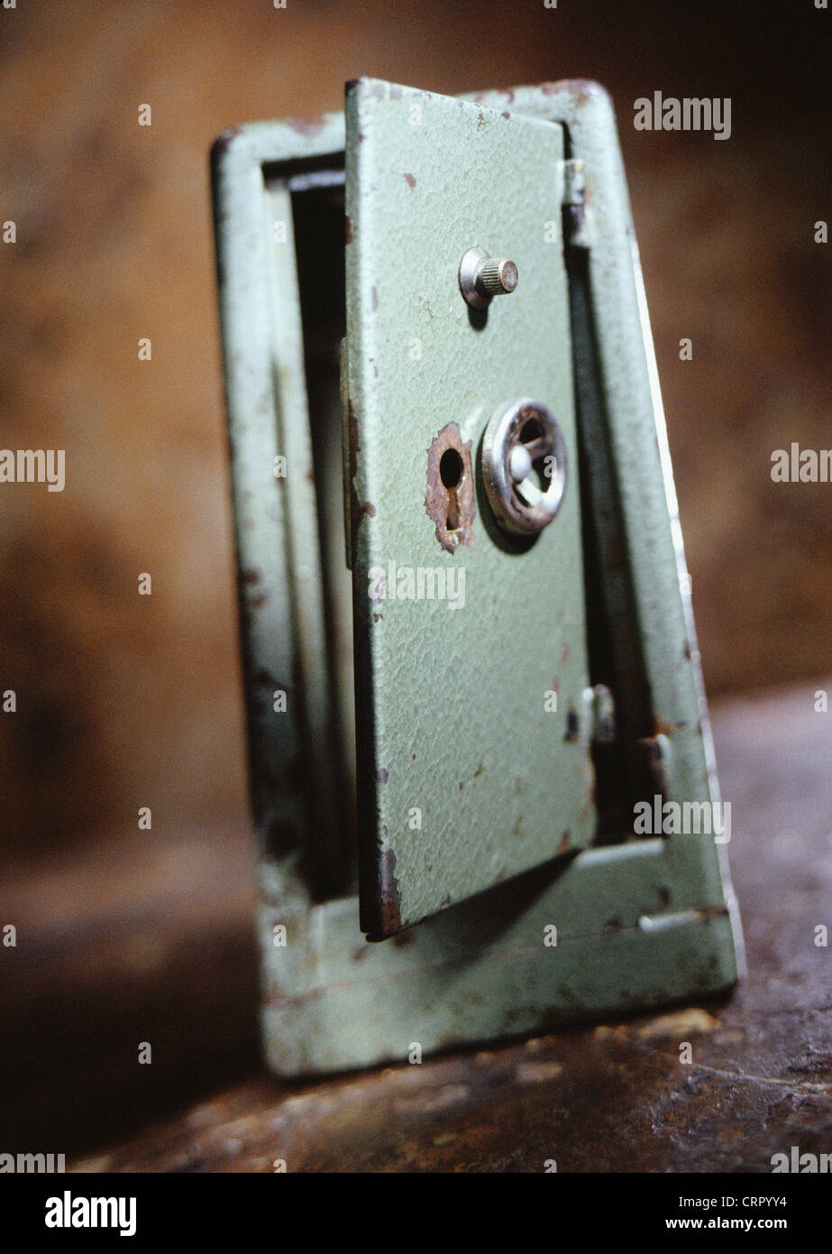 Safe cracking hi-res stock photography and images - Alamy