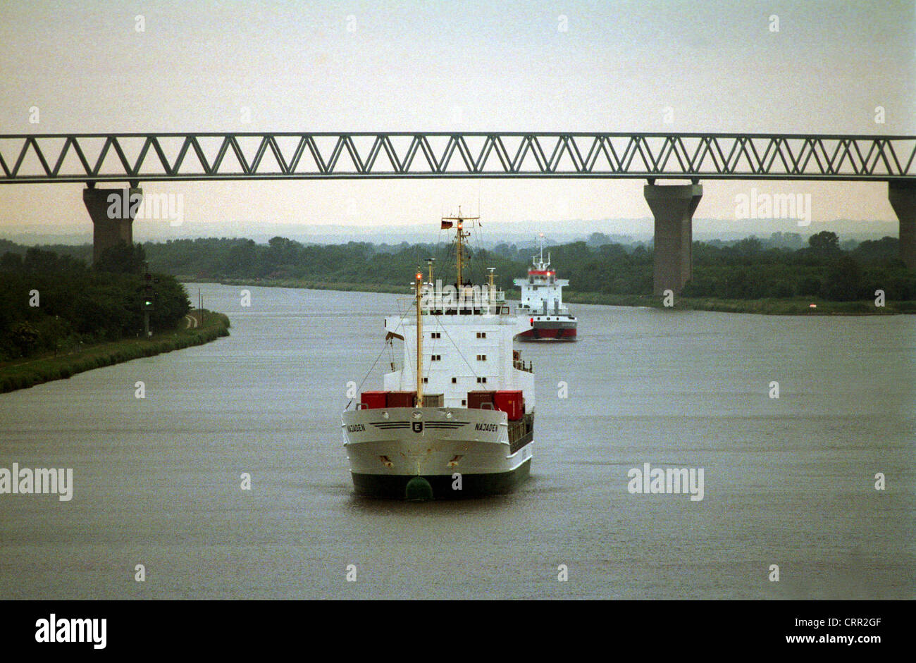Blue water bridge freighters hi-res stock photography and images - Alamy