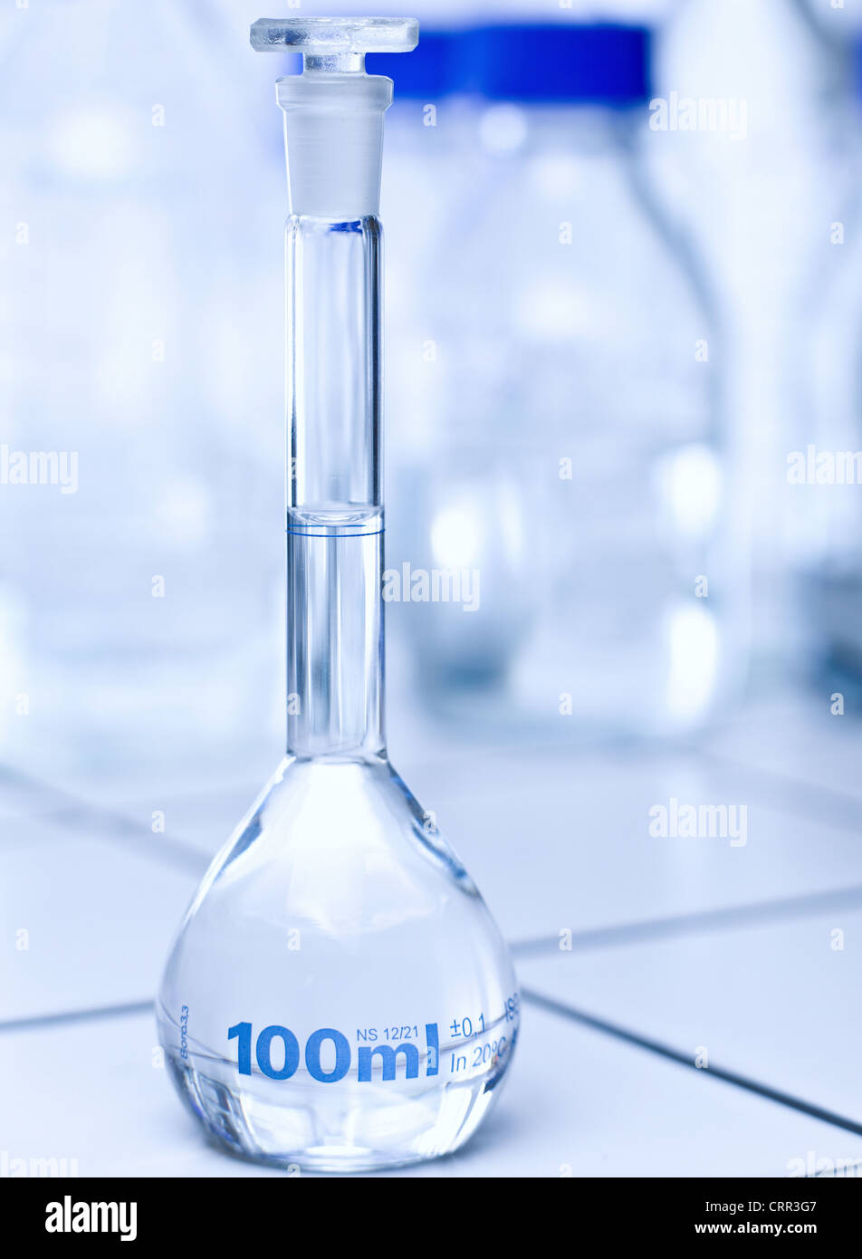 chemistry research lab glassware equipment Stock Photo - Alamy