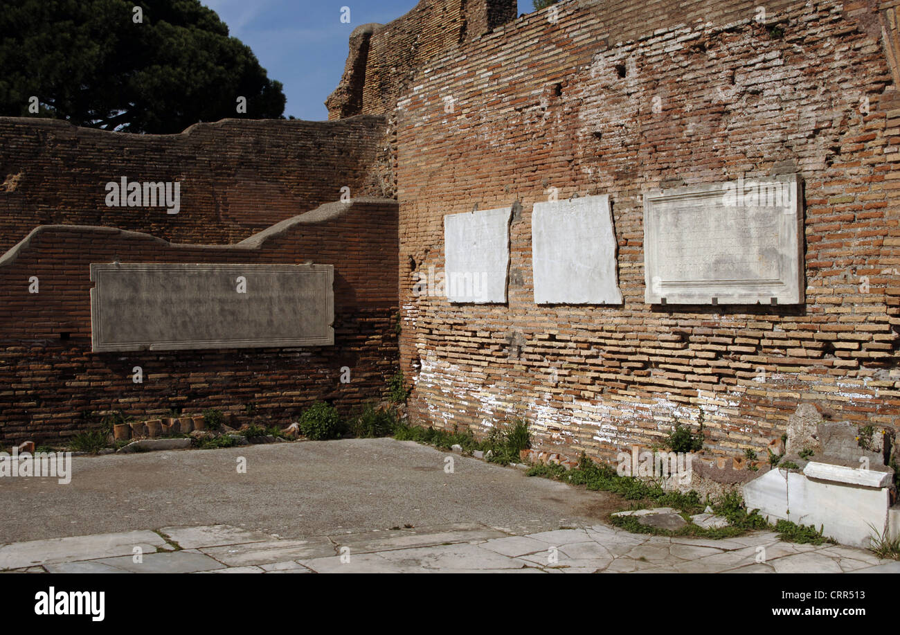Ostia Antica. House of Triclini, headquarters of the guild of builders ...