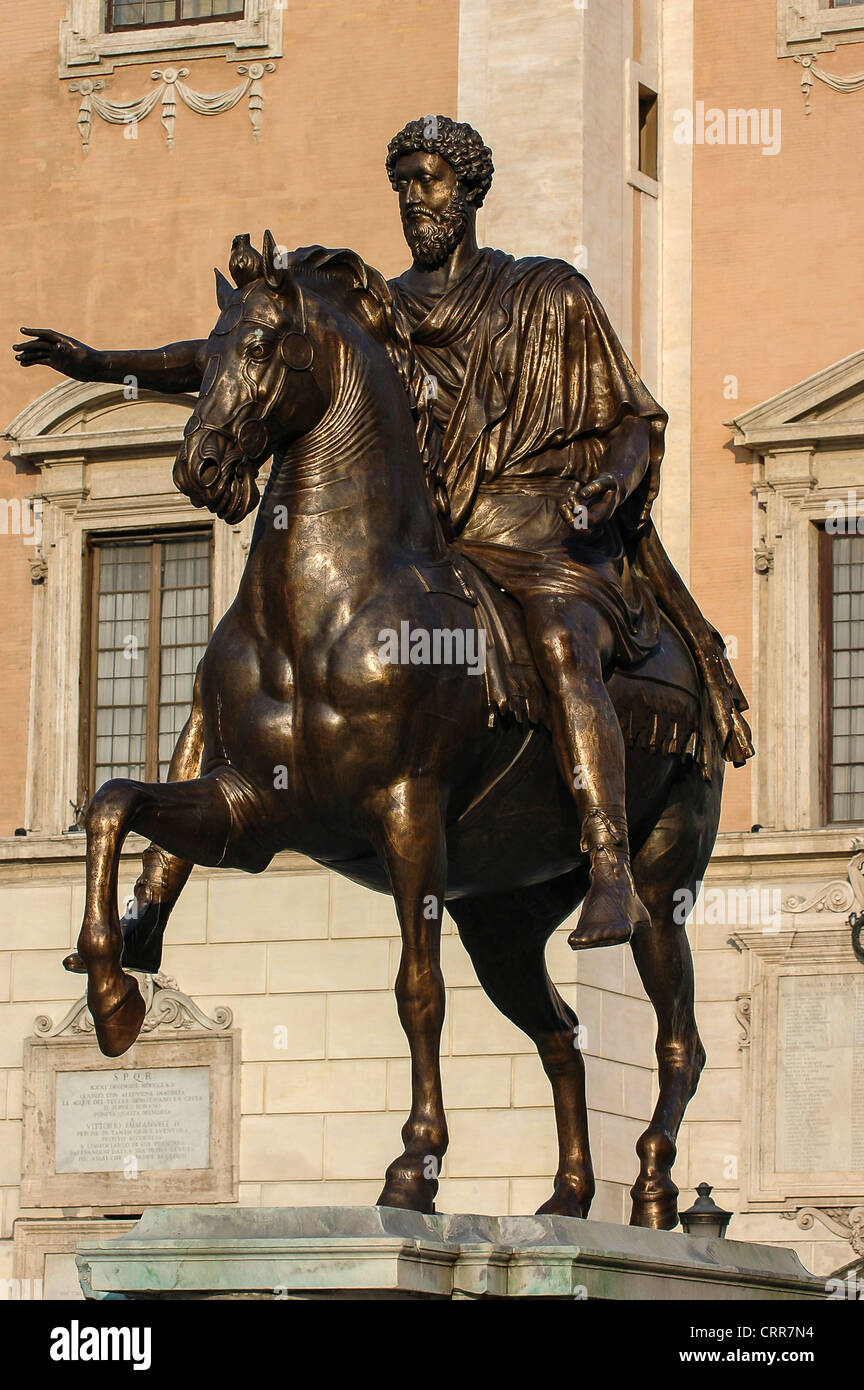 Statue of mark aurel hi-res stock photography and images - Alamy