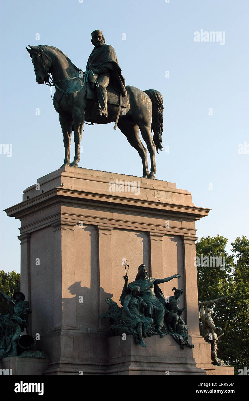 Statua garibaldi italia hi-res stock photography and images - Alamy